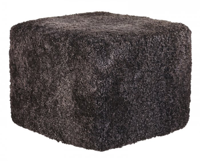 Emma Puff i fårskinn 50x50x40cm / Cappuccino | Folkhemmet